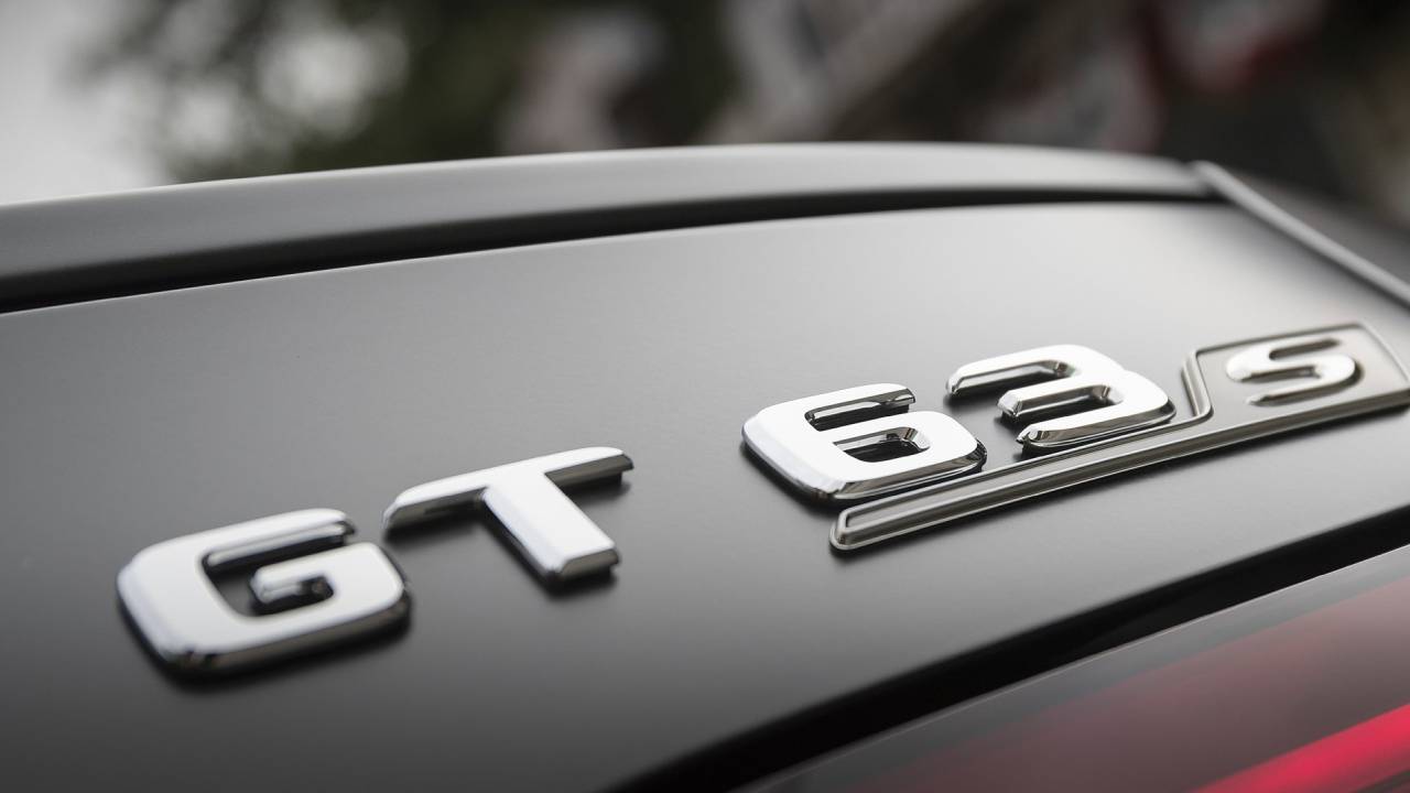 StriveME - ماذا تعني شارات 45 و63 و65 و43 على سيارات مرسيدس AMG؟